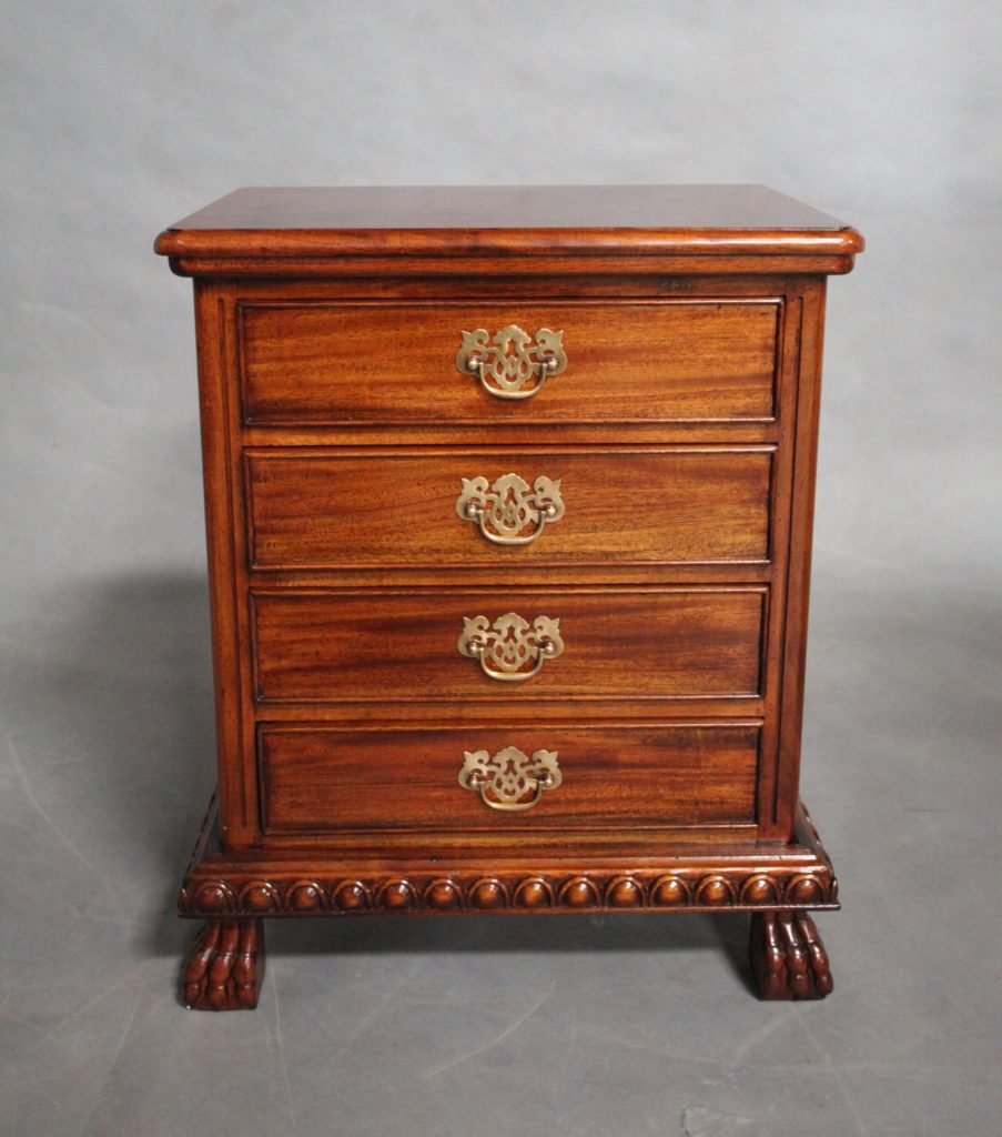 Solid Mahogany Wood Chippendale Bedside Table | Turendav Australia ...