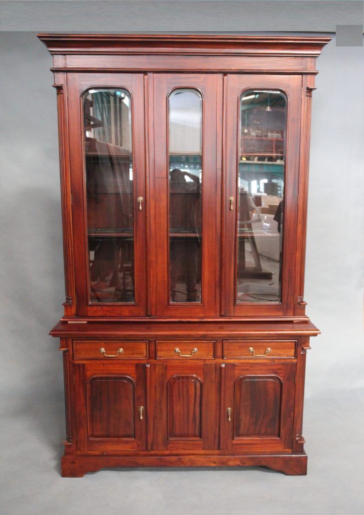 Solid Mahogany Wood Hand Carved Colonial Bookcase /Antique Style Pre ...